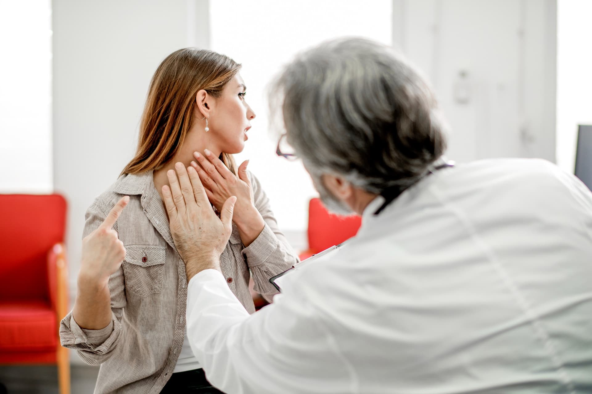 Garganta inflamada: veja os sintomas, causas e tratamentos